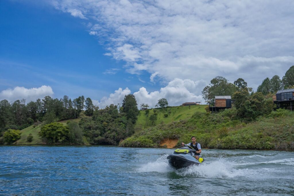 Boato hotel Guatapé: cabañas cerca a la Piedra del Peñol